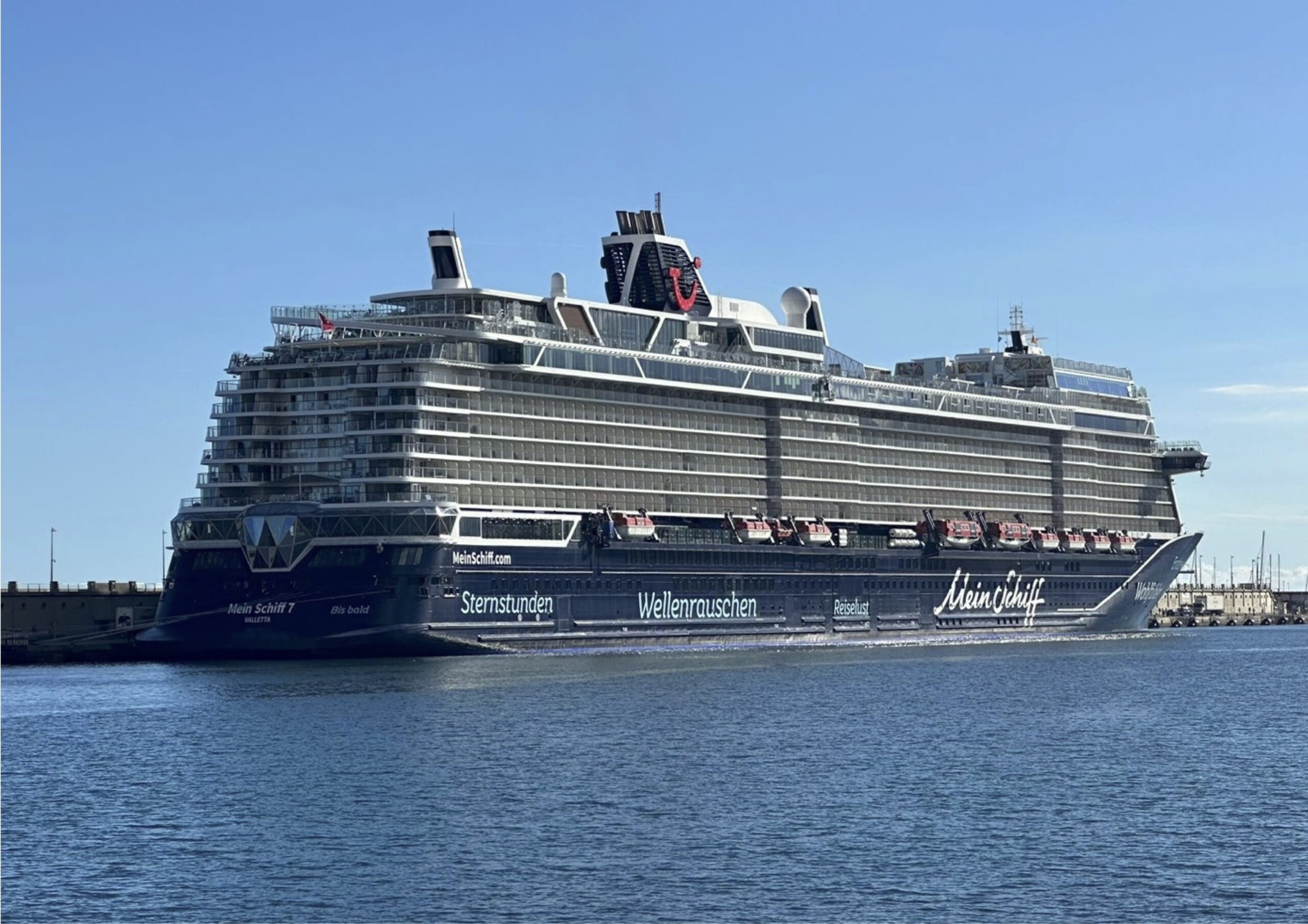 MedCruise | The Port of Santa Cruz de Tenerife Welcomes Mein Schiff 7 ...